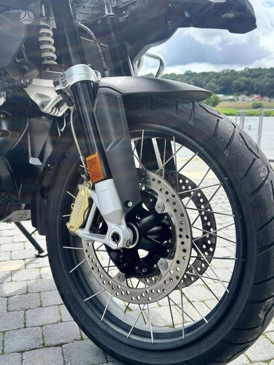 Melns BMW R 1200GS ADVENTURE 2017 Kauņa, ar dzinēja tilpumu 1.20 L un nobraukumu 33 tūkst. km par 9900 €, foto 18 vietnē AUTOMOTO.COM.LV