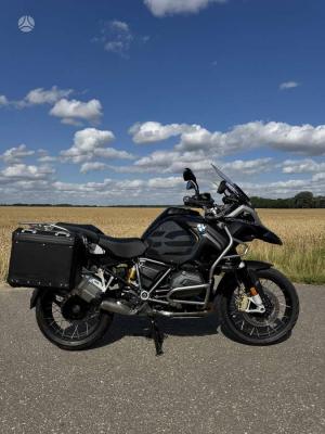 Black BMW R 1200GS ADVENTURE 2018 in Pakruojis, with an engine capacity of 1.17 L and mileage of 47 thousand km for 13500 €, photo  on AUTOMOTO.COM.LV