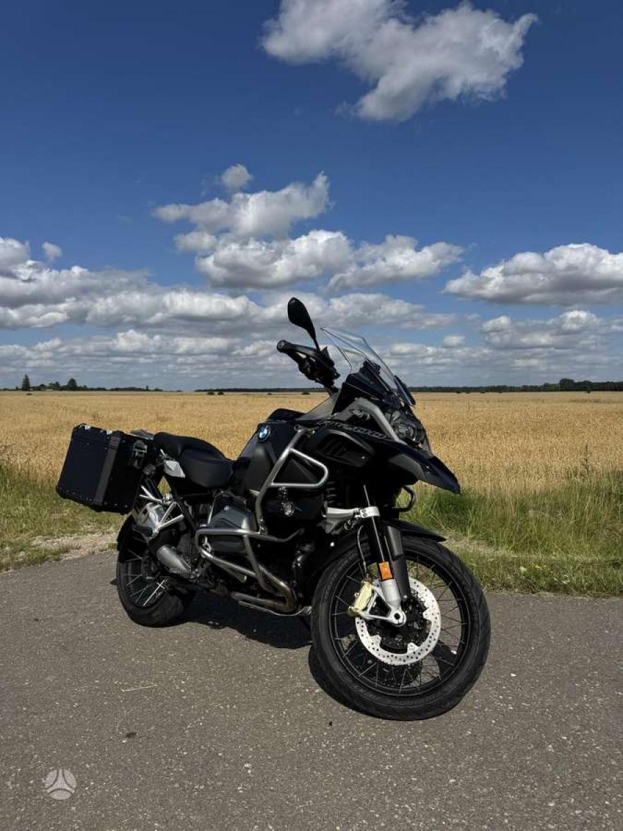 Black BMW R 1200GS ADVENTURE 2018 in Pakruojis, with an engine capacity of 1.17 L and mileage of 47 thousand km for 13500 €, photo 3 on AUTOMOTO.COM.LV
