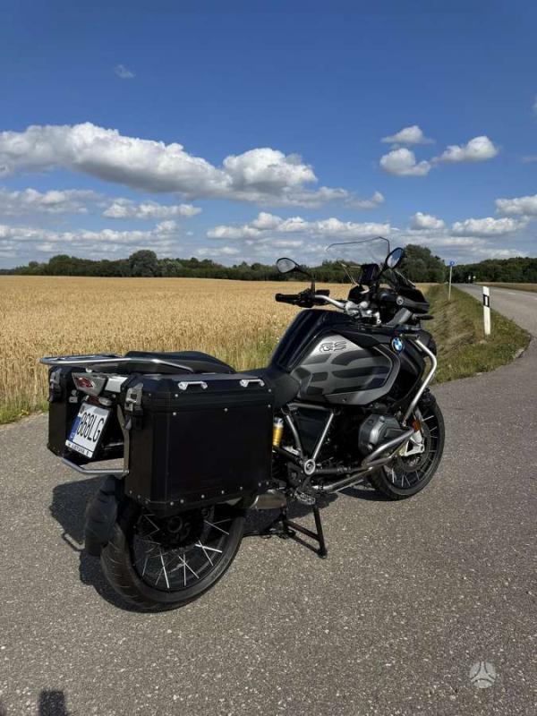 Black BMW R 1200GS ADVENTURE 2018 in Pakruojis, with an engine capacity of 1.17 L and mileage of 47 thousand km for 13500 €, photo 4 on AUTOMOTO.COM.LV