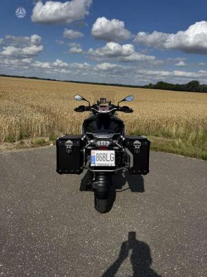 Black BMW R 1200GS ADVENTURE 2018 in Pakruojis, with an engine capacity of 1.17 L and mileage of 47 thousand km for 13500 €, photo 6 on AUTOMOTO.COM.LV