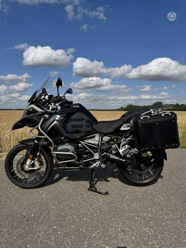 Black BMW R 1200GS ADVENTURE 2018 in Pakruojis, with an engine capacity of 1.17 L and mileage of 47 thousand km for 13500 €, photo 6 on AUTOMOTO.COM.LV