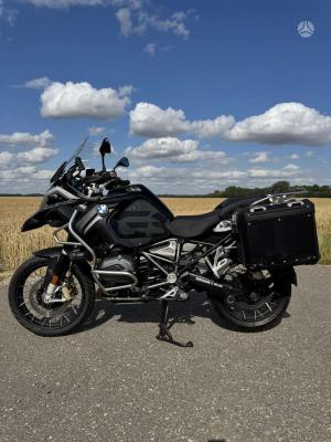 Black BMW R 1200GS ADVENTURE 2018 in Pakruojis, with an engine capacity of 1.17 L and mileage of 47 thousand km for 13500 €, photo 7 on AUTOMOTO.COM.LV