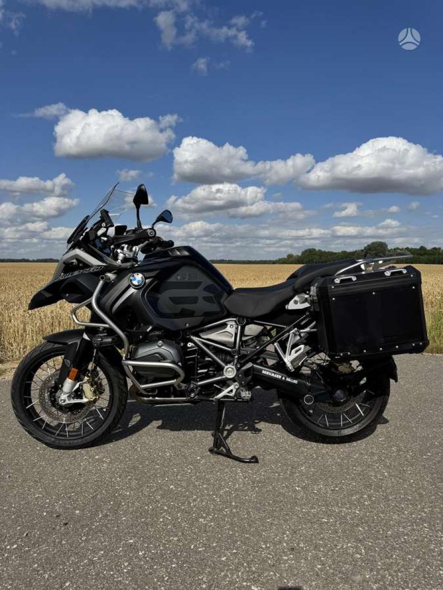 Black BMW R 1200GS ADVENTURE 2018 in Pakruojis, with an engine capacity of 1.17 L and mileage of 47 thousand km for 13500 €, photo 7 on AUTOMOTO.COM.LV