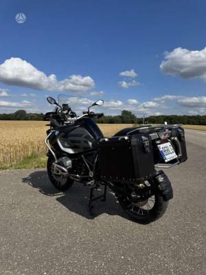 Black BMW R 1200GS ADVENTURE 2018 in Pakruojis, with an engine capacity of 1.17 L and mileage of 47 thousand km for 13500 €, photo 9 on AUTOMOTO.COM.LV