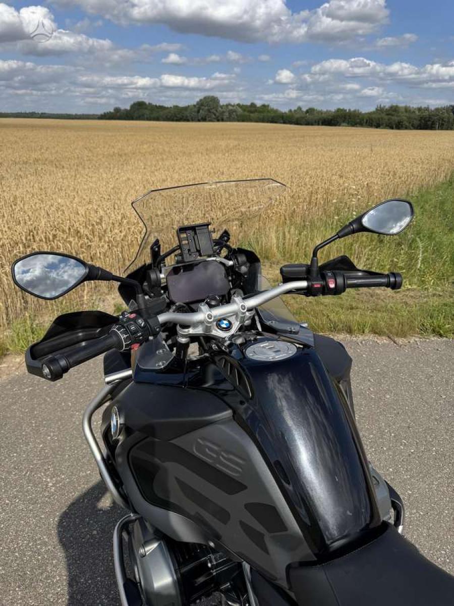 Black BMW R 1200GS ADVENTURE 2018 in Pakruojis, with an engine capacity of 1.17 L and mileage of 47 thousand km for 13500 €, photo 10 on AUTOMOTO.COM.LV