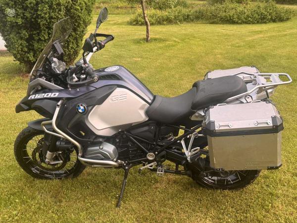Blue BMW R 1200GS ADVENTURE 2017 in Vilnius, with an engine capacity of 1.17 L and mileage of 33 thousand km for 14000 €, photo 1 on AUTOMOTO.COM.LV