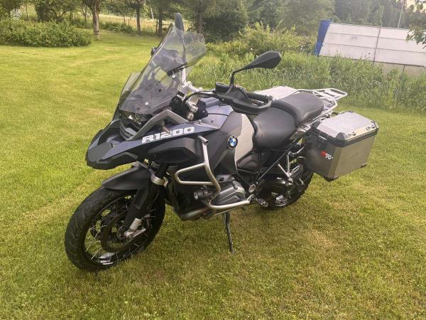 Blue BMW R 1200GS ADVENTURE 2017 in Vilnius, with an engine capacity of 1.17 L and mileage of 33 thousand km for 14000 €, photo 5 on AUTOMOTO.COM.LV