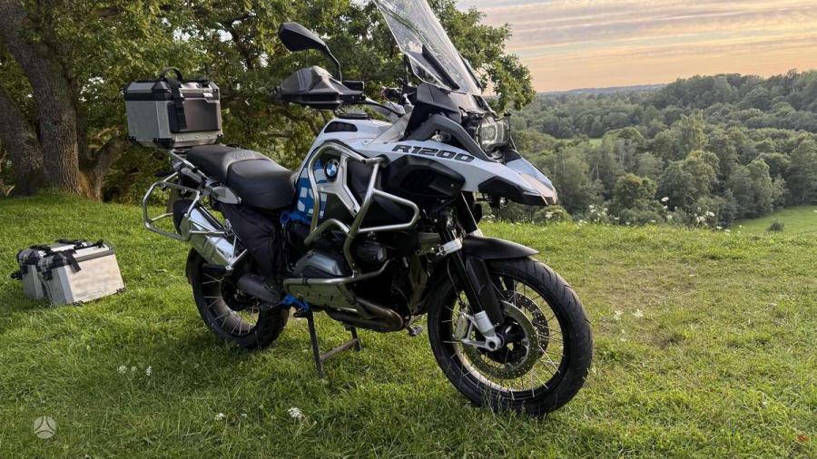 BMW R 1200GS ADVENTURE 2017 in Plunge, with an engine capacity of 1.20 L and mileage of 131 thousand km for 9500 €, photo 4 on AUTOMOTO.COM.LV