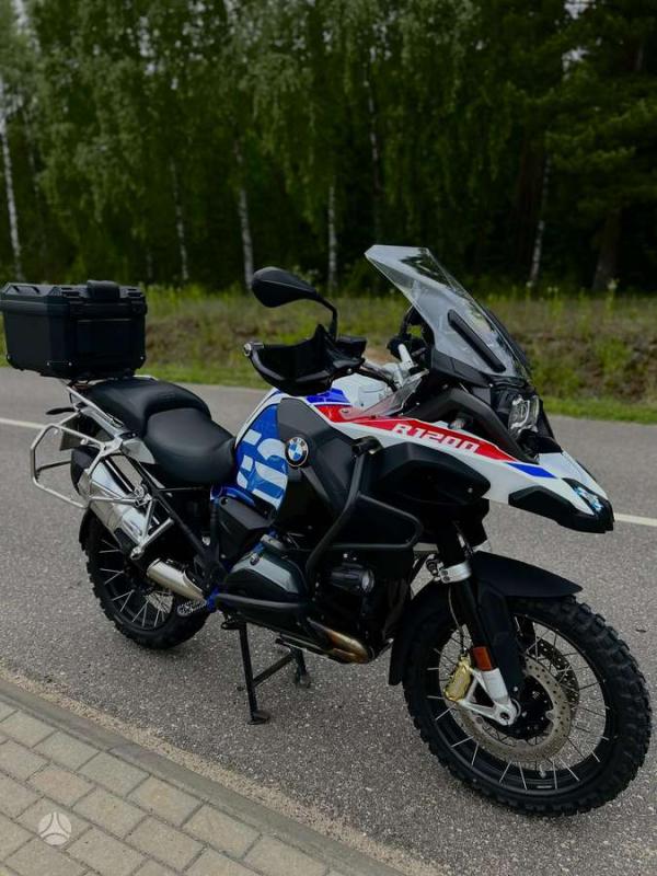 BMW R 1200GS ADVENTURE 2018 Viļņa, ar dzinēja tilpumu 1.20 L un nobraukumu 52 tūkst. km par 11500 €, foto 1 vietnē AUTOMOTO.COM.LV