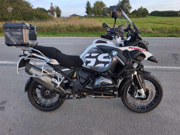 БМВ R 1200GS ADVENTURE 2016 в Ионава на AUTOMOTO.COM.LV Белый БМВ R 1200GS ADVENTURE 2016 в Ионава, объемом двигателя 1.20 л и пробегом 51 тыс. км за 11500 €, фото 1 на AUTOMOTO.COM.LV