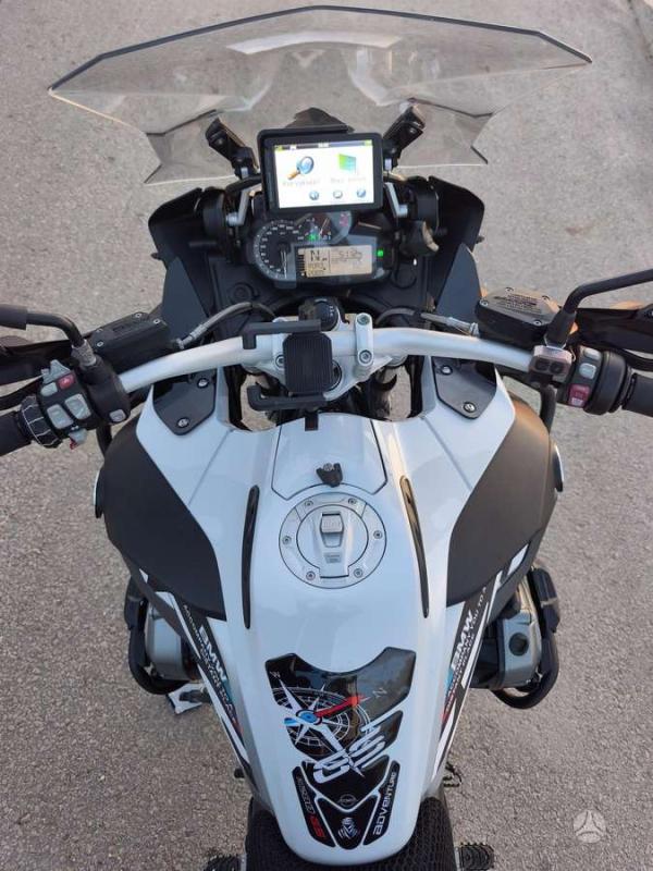 БМВ R 1200GS ADVENTURE 2016 в Ионава на AUTOMOTO.COM.LV Белый БМВ R 1200GS ADVENTURE 2016 в Ионава, объемом двигателя 1.20 л и пробегом 51 тыс. км за 11500 €, фото 7 на AUTOMOTO.COM.LV