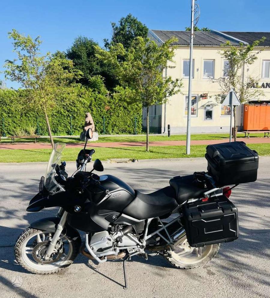 Black BMW R 1200GS 2004 in Kretinga, with an engine capacity of 1.17 L and mileage of 93 thousand km for 4999 €, photo 1 on AUTOMOTO.COM.LV