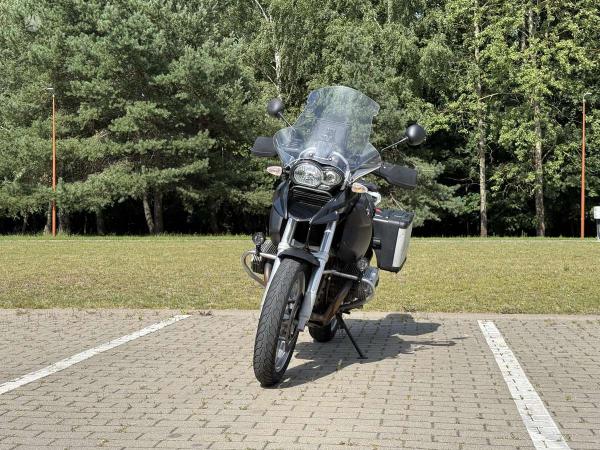 Black BMW R 1200GS 2005 in Vilnius, with an engine capacity of 1.17 L and mileage of 101 thousand km for 4900 €, photo 2 on AUTOMOTO.COM.LV