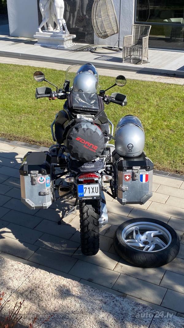 Black BMW R 1200GS 2010 in Tallinn, with an engine capacity of 0.00 L and mileage of 30 thousand km for 10900 €, photo 3 on AUTOMOTO.COM.LV