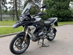 Black BMW R 1200GS 2018 in Vilnius, with an engine capacity of 1.20 L and mileage of 33 thousand km for 13200 €, photo  on AUTOMOTO.COM.LV