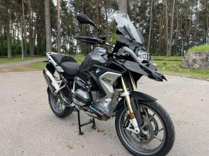 Black BMW R 1200GS 2018 in Vilnius, with an engine capacity of 1.20 L and mileage of 33 thousand km for 13200 €, photo 3 on AUTOMOTO.COM.LV