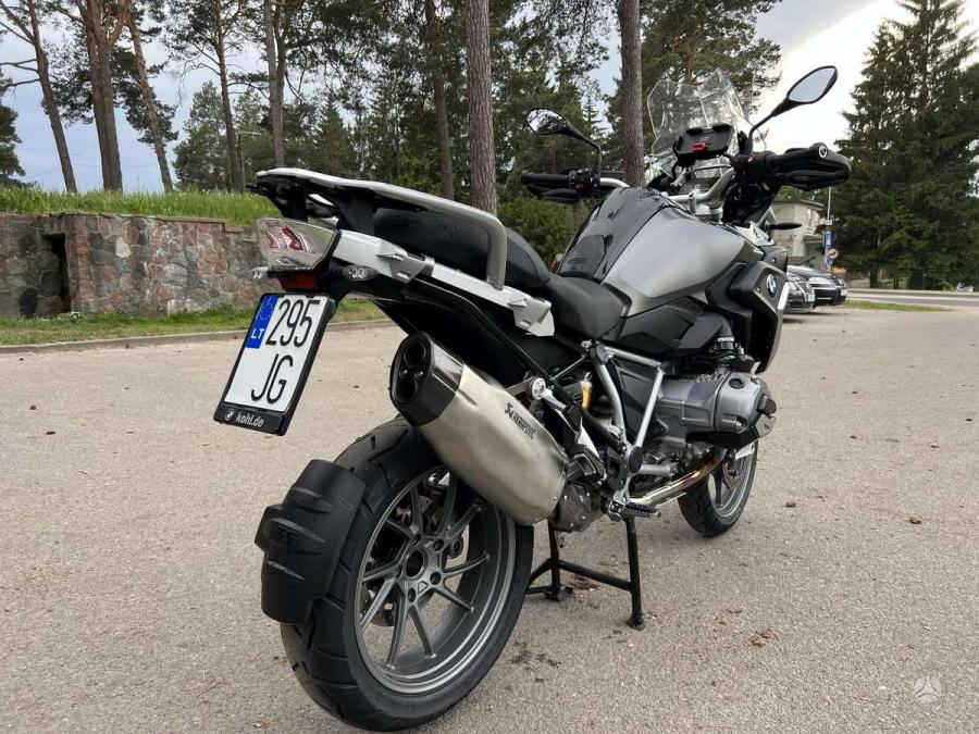 Black BMW R 1200GS 2018 in Vilnius, with an engine capacity of 1.20 L and mileage of 33 thousand km for 13200 €, photo 4 on AUTOMOTO.COM.LV
