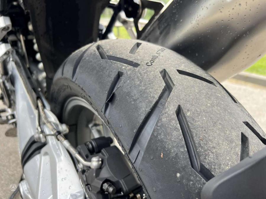 Black BMW R 1200GS 2018 in Vilnius, with an engine capacity of 1.20 L and mileage of 33 thousand km for 13200 €, photo 11 on AUTOMOTO.COM.LV