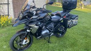 Black BMW R 1200GS 2018 in Alytus, with an engine capacity of 1.20 L and mileage of 25 thousand km for 11800 €, photo 1 on AUTOMOTO.COM.LV