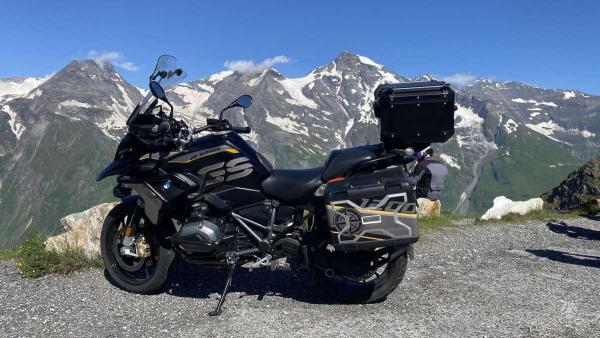 BMW R 1200GS 2018 in Alytus on AUTOMOTO.COM.LV Black BMW R 1200GS 2018 in Alytus, with an engine capacity of 1.20 L and mileage of 25 thousand km for 11800 ā¬, photo 6 on AUTOMOTO.COM.LV