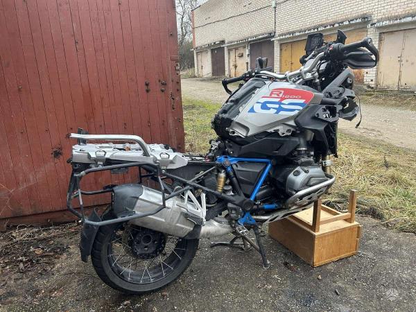 Blue BMW R 1200GS 2018 in Siauliai, with an engine capacity of 1.20 L and mileage of 25 thousand km for 1800 €, photo 3 on AUTOMOTO.COM.LV