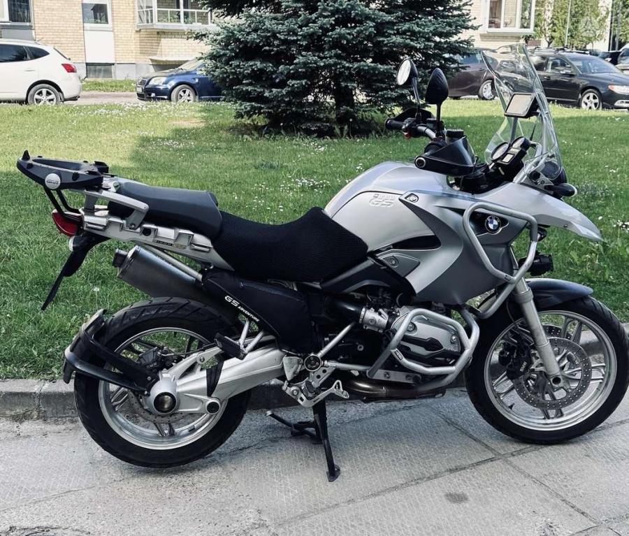 Grey BMW R 1200GS 2004 in Kaunas, with an engine capacity of 1.20 L and mileage of 133 thousand km for 3200 €, photo 1 on AUTOMOTO.COM.LV