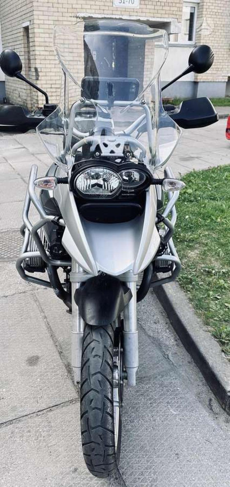 Grey BMW R 1200GS 2004 in Kaunas, with an engine capacity of 1.20 L and mileage of 133 thousand km for 3200 €, photo 5 on AUTOMOTO.COM.LV