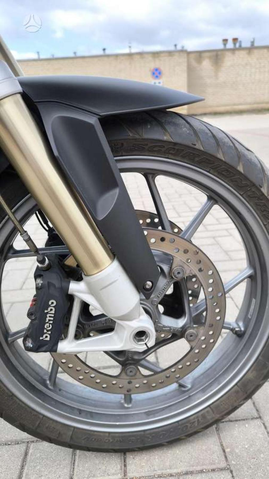 Grey BMW R 1200GS 2011 in Marijampole, with an engine capacity of 0.00 L and mileage of 76 thousand km for 7600 €, photo 13 on AUTOMOTO.COM.LV