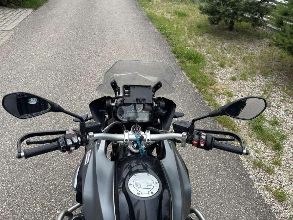 Grey BMW R 1200GS 2013 in Vilnius, with an engine capacity of 1.17 L and mileage of 59 thousand km for 8490 €, photo 8 on AUTOMOTO.COM.LV