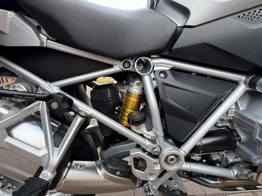 Pelēks BMW R 1200GS 2013 Viļņa, ar dzinēja tilpumu 1.17 L un nobraukumu 61 tūkst. km par 10000 €, foto 14 vietnē AUTOMOTO.COM.LV