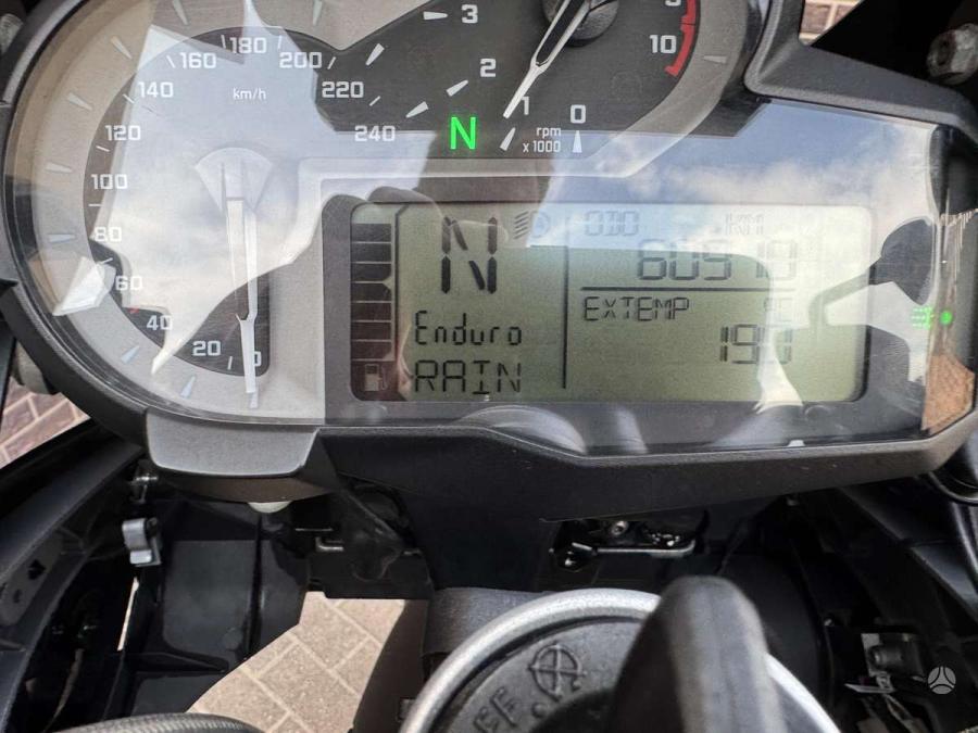 Pelēks BMW R 1200GS 2013 Viļņa, ar dzinēja tilpumu 1.17 L un nobraukumu 61 tūkst. km par 10000 €, foto 26 vietnē AUTOMOTO.COM.LV