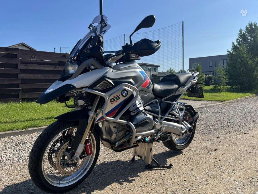 Grey BMW R 1200GS 2013 in Vilnius, with an engine capacity of 1.20 L and mileage of 39 thousand km for 8650 €, photo 1 on AUTOMOTO.COM.LV