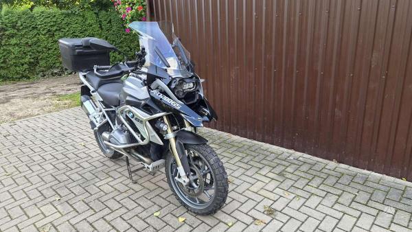 BMW R 1200GS 2016 in Kaunas on AUTOMOTO.COM.LV Grey BMW R 1200GS 2016 in Kaunas, with an engine capacity of 1.20 L and mileage of 77 thousand km for 8250 €, photo 3 on AUTOMOTO.COM.LV