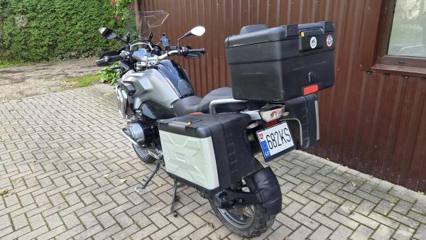 BMW R 1200GS 2016 in Kaunas on AUTOMOTO.COM.LV Grey BMW R 1200GS 2016 in Kaunas, with an engine capacity of 1.20 L and mileage of 77 thousand km for 8250 €, photo 5 on AUTOMOTO.COM.LV