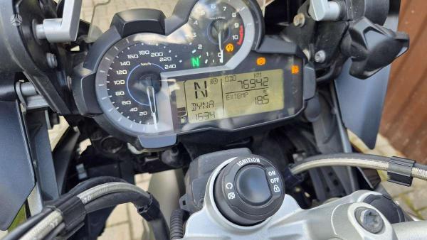 BMW R 1200GS 2016 in Kaunas on AUTOMOTO.COM.LV Grey BMW R 1200GS 2016 in Kaunas, with an engine capacity of 1.20 L and mileage of 77 thousand km for 8250 €, photo 6 on AUTOMOTO.COM.LV
