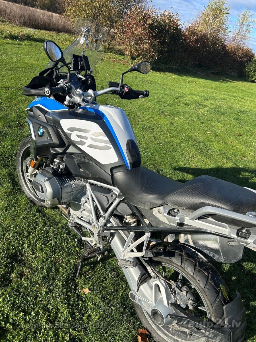 Grey BMW R 1200GS 2018 in Tallinn, with an engine capacity of 1.20 L and mileage of 36 thousand km for 11900 €, photo 4 on AUTOMOTO.COM.LV