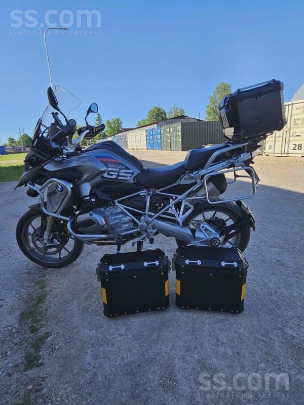 BMW R 1200GS 2013 in Riga, with an engine capacity of 1.20 L and mileage of 0 thousand km for 8500 €, photo 1 on AUTOMOTO.COM.LV