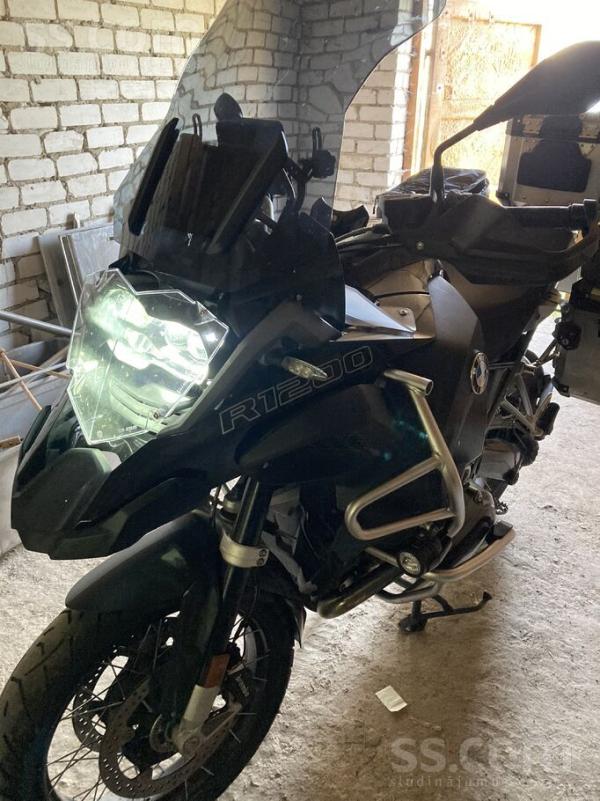 BMW R 1200GS 2017 in Riga, with an engine capacity of 1.20 L and mileage of 0 thousand km for 11800 €, photo 2 on AUTOMOTO.COM.LV