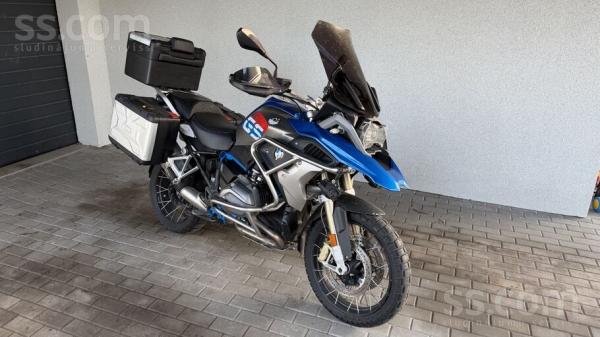 BMW R 1200GS 2017 in Riga, with an engine capacity of 1.20 L and mileage of 0 thousand km for 10200 €, photo 1 on AUTOMOTO.COM.LV
