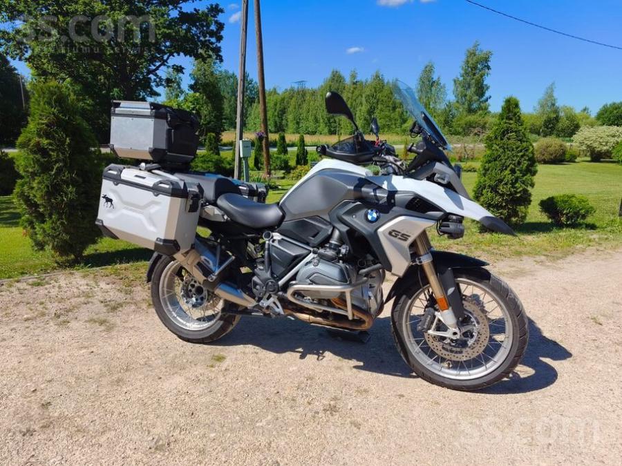 BMW R 1200GS 2017 in Jelgava, with an engine capacity of 1.17 L and mileage of 0 thousand km for 9200 €, photo 3 on AUTOMOTO.COM.LV