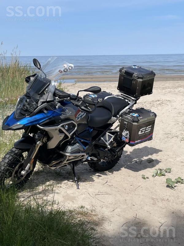 BMW R 1200GS 2018 in Riga, with an engine capacity of 1.20 L and mileage of 0 thousand km for 13520 €, photo 3 on AUTOMOTO.COM.LV