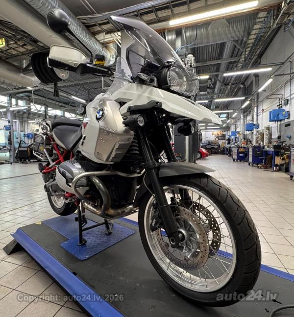 Balts BMW R 1200GS 2012 Tallina, ar dzinēja tilpumu 1.17 L un nobraukumu 57 tūkst. km par 9900 €, foto 2 vietnē AUTOMOTO.COM.LV
