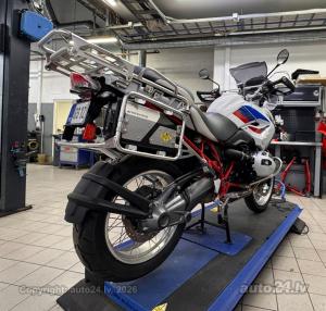 Balts BMW R 1200GS 2012 Tallina, ar dzinēja tilpumu 1.17 L un nobraukumu 57 tūkst. km par 9900 €, foto 4 vietnē AUTOMOTO.COM.LV