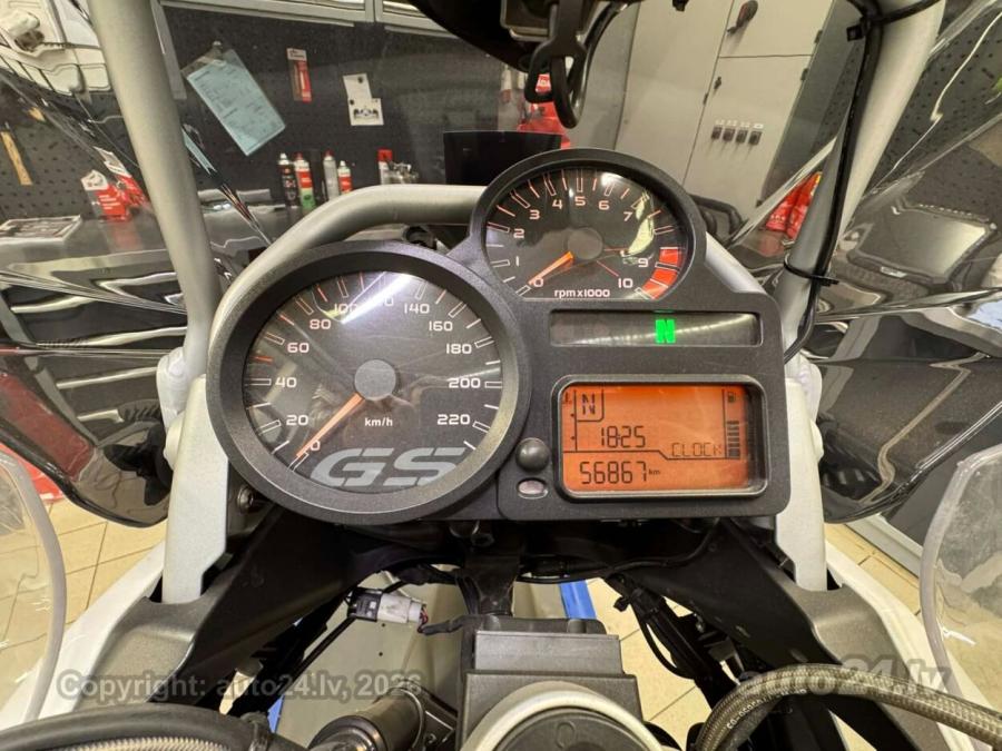 Balts BMW R 1200GS 2012 Tallina, ar dzinēja tilpumu 1.17 L un nobraukumu 57 tūkst. km par 9900 €, foto 7 vietnē AUTOMOTO.COM.LV