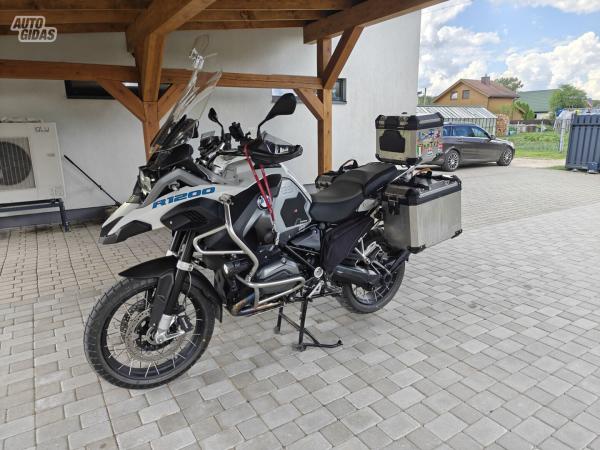 Белый БМВ R 1200GS 2016 в Вильнюс, объемом двигателя 1.20 л и пробегом 59 тыс. км за 10000 €, фото 1 на AUTOMOTO.COM.LV