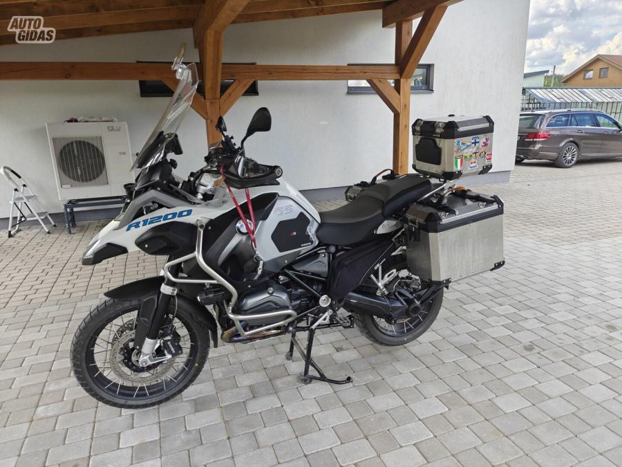 White BMW R 1200GS 2016 in Vilnius, with an engine capacity of 1.20 L and mileage of 59 thousand km for 10000 €, photo 3 on AUTOMOTO.COM.LV