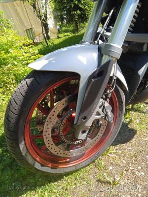 Melns BMW R 1200R 2011 Tallina, ar dzinēja tilpumu 1.17 L un nobraukumu 83 tūkst. km par 6900 €, foto 6 vietnē AUTOMOTO.COM.LV