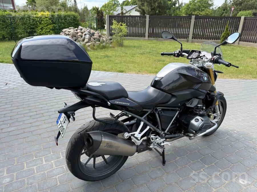 BMW R 1200R 2015 in Riga, with an engine capacity of 1.20 L and mileage of 0 thousand km for 8900 €, photo 3 on AUTOMOTO.COM.LV