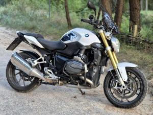 Balts BMW R 1200R 2016 Klaipėda, ar dzinēja tilpumu 1.20 L un nobraukumu 48 tūkst. km par 7000 €, foto  vietnē AUTOMOTO.COM.LV